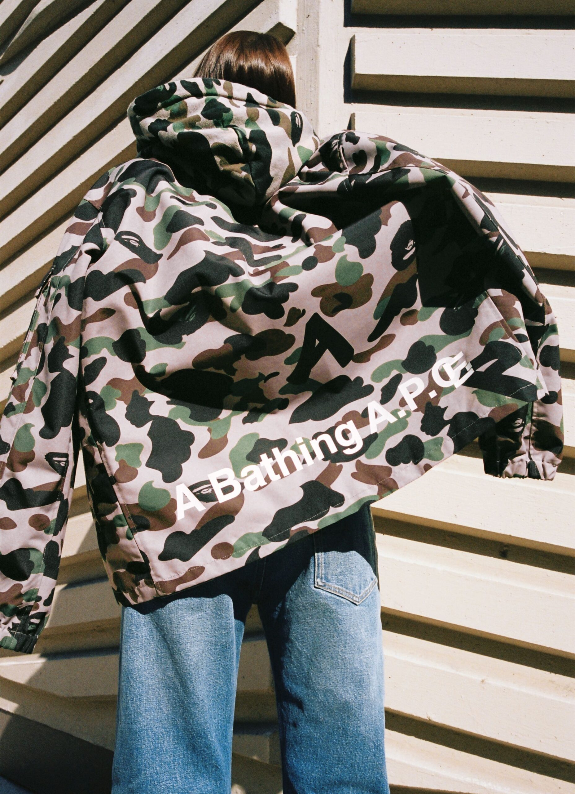 街頭時尚融合法式極簡！A BATHING APE®︎ × A.P.C. 帶來豐富的迷彩牛仔！ | OVERDOPE 華人首席線上時尚潮流雜誌